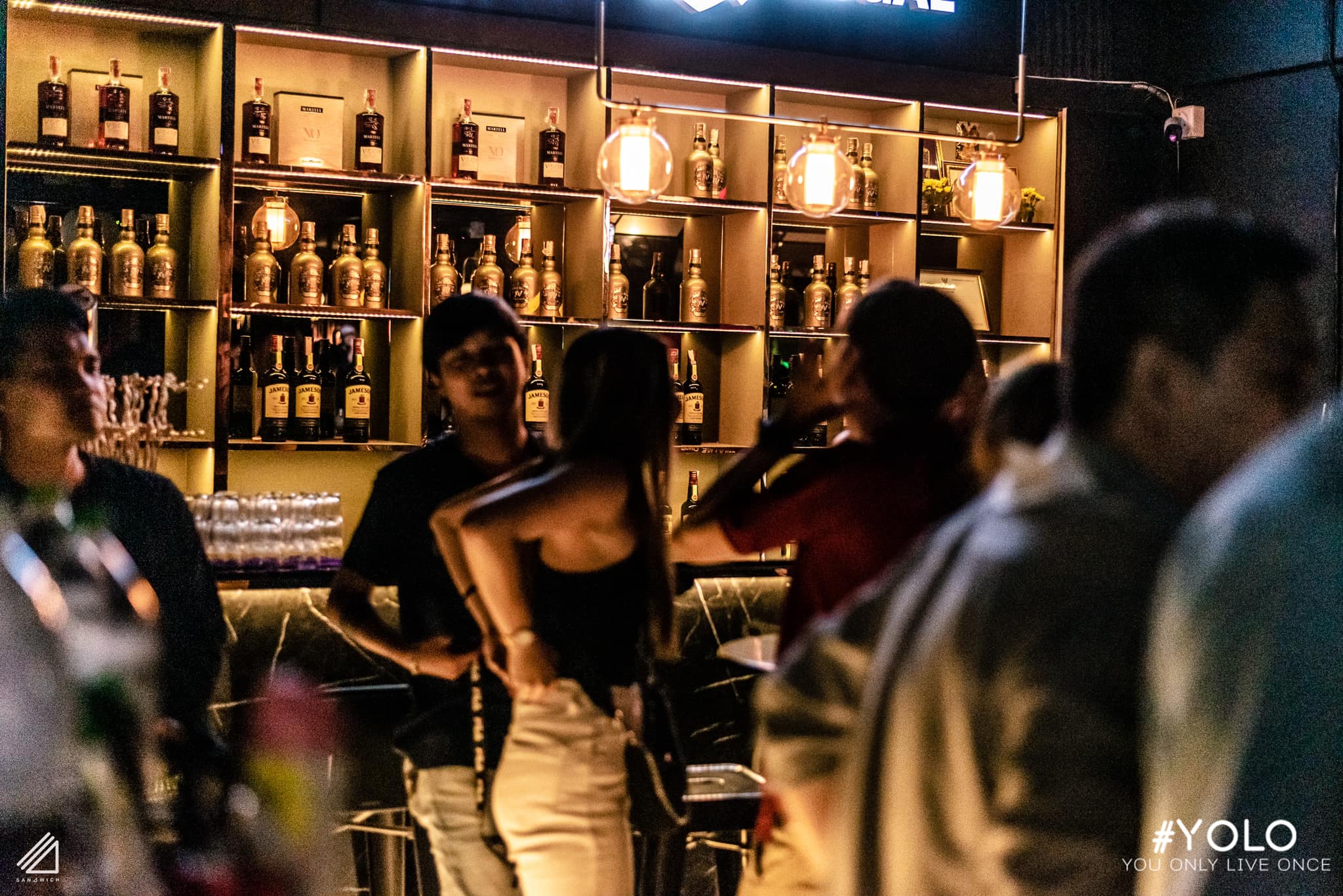 YOLO เอกมัย - awaygpub.com