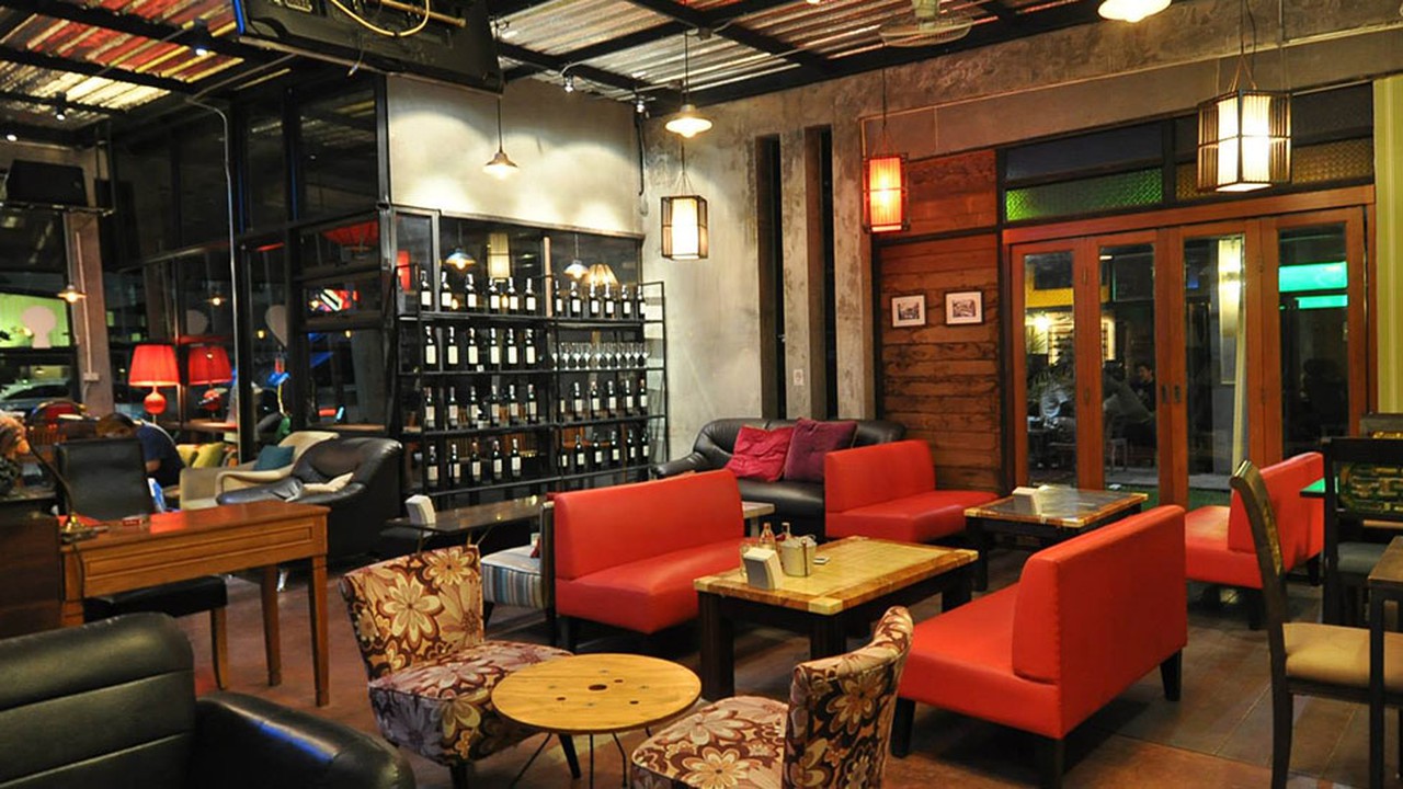 Rush Bar นิมมานเชียงใหม่ - awaygpub.com