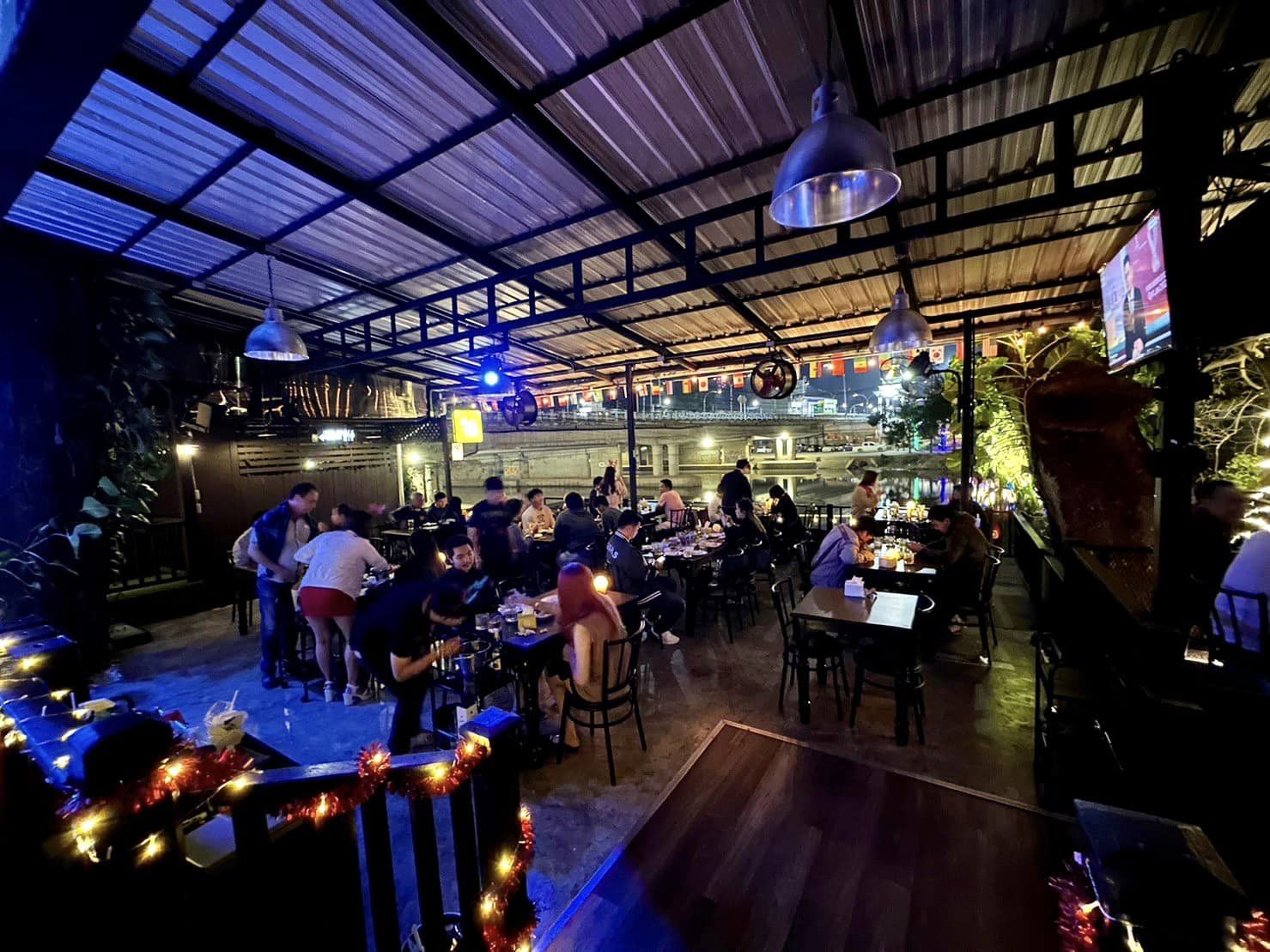 วัดใจ WADJAI Bar & Restaurant - awaygpub.com
