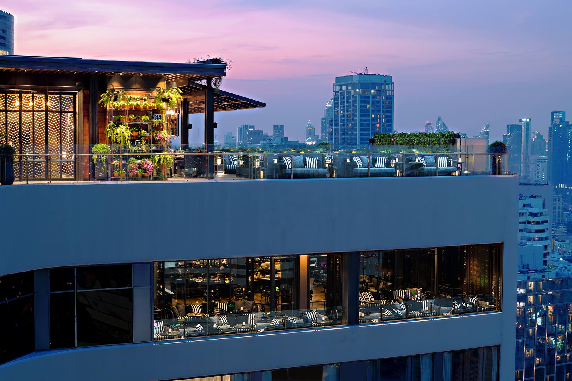 Abar Rooftop Bangkok - awaygpub.com