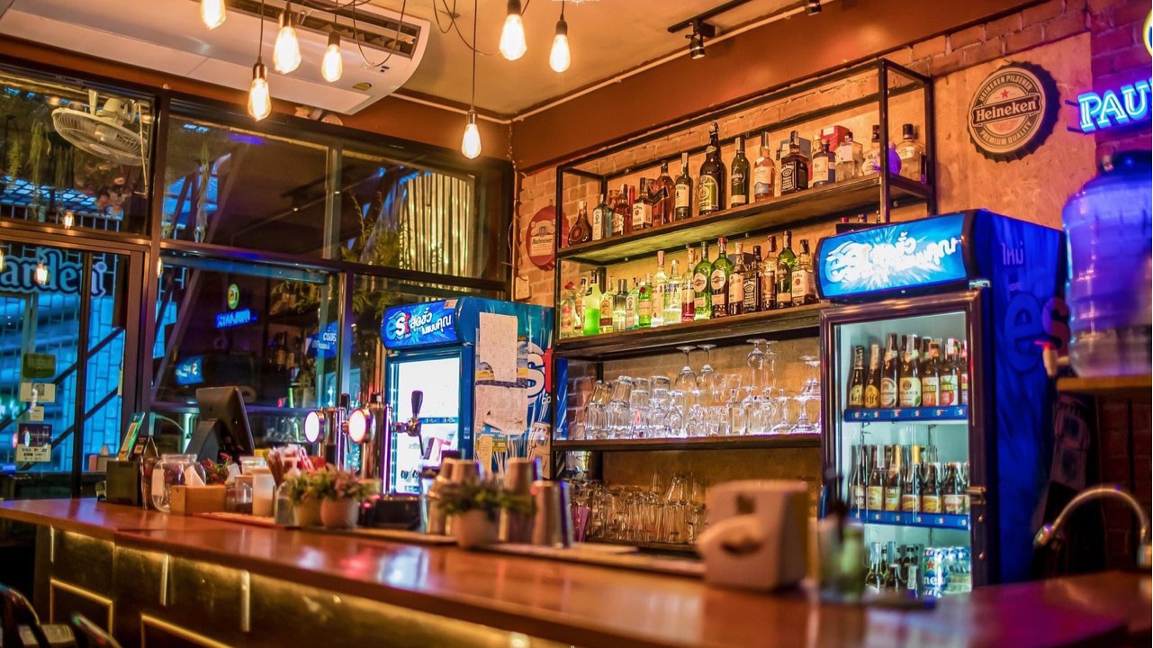 รีวิว Palate Bar บาร์ชื่อดังย่านเจริญกรุง สายแฮงค์เอ้าท์ต้องมา ...